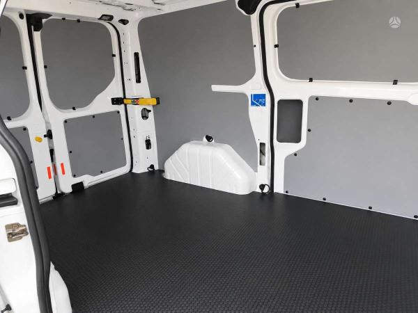 White Ford Transit Custom 2018 in Pakruojis, with an engine capacity of 2.00 L and mileage of 183 thousand km for 7400 €, photo 6 on AUTOMOTO.COM.LV