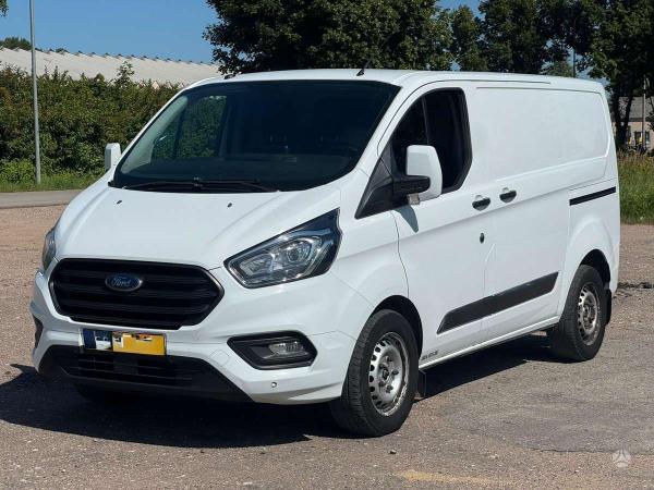 Balts Ford Transit Custom 2018 Tauragė, ar dzinēja tilpumu 2.00 L un nobraukumu 162 tūkst. km par 7000 €, foto 1 vietnē AUTOMOTO.COM.LV