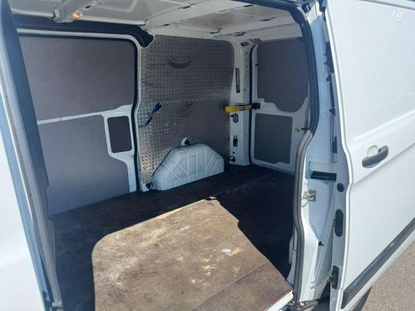 Balts Ford Transit Custom 2018 Tauragė, ar dzinēja tilpumu 2.00 L un nobraukumu 162 tūkst. km par 7000 €, foto 9 vietnē AUTOMOTO.COM.LV