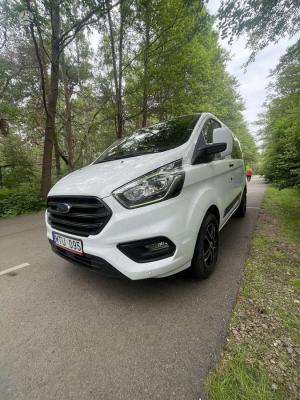 White Ford Transit Custom 2018 in Klaipeda, with an engine capacity of 2.00 L and mileage of 263 thousand km for 16000 €, photo 3 on AUTOMOTO.COM.LV