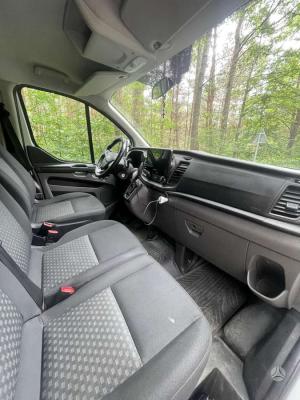 White Ford Transit Custom 2018 in Klaipeda, with an engine capacity of 2.00 L and mileage of 263 thousand km for 16000 €, photo 5 on AUTOMOTO.COM.LV