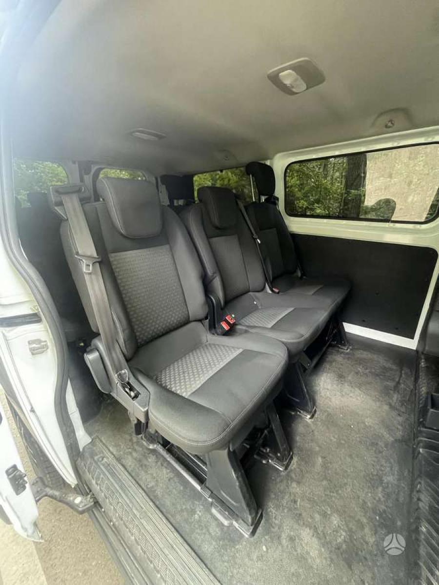 White Ford Transit Custom 2018 in Klaipeda, with an engine capacity of 2.00 L and mileage of 263 thousand km for 16000 €, photo 7 on AUTOMOTO.COM.LV