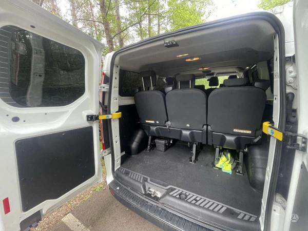 White Ford Transit Custom 2018 in Klaipeda, with an engine capacity of 2.00 L and mileage of 263 thousand km for 16000 €, photo 8 on AUTOMOTO.COM.LV