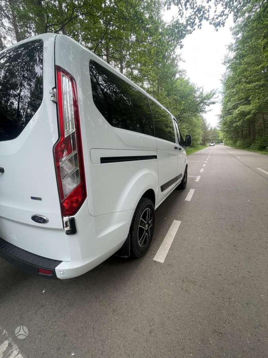 White Ford Transit Custom 2018 in Klaipeda, with an engine capacity of 2.00 L and mileage of 263 thousand km for 16000 €, photo 10 on AUTOMOTO.COM.LV