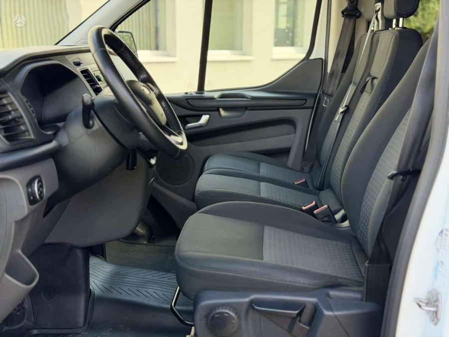 Balts Ford Transit Custom 2018 Alīta, ar dzinēja tilpumu 2.00 L un nobraukumu 290 tūkst. km par 8500 €, foto 12 vietnē AUTOMOTO.COM.LV