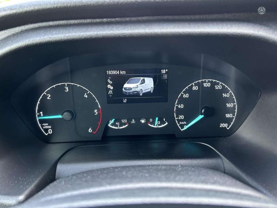Balts Ford Transit Custom 2018 Kretinga, ar dzinēja tilpumu 2.00 L un nobraukumu 194 tūkst. km par 11850 €, foto 28 vietnē AUTOMOTO.COM.LV