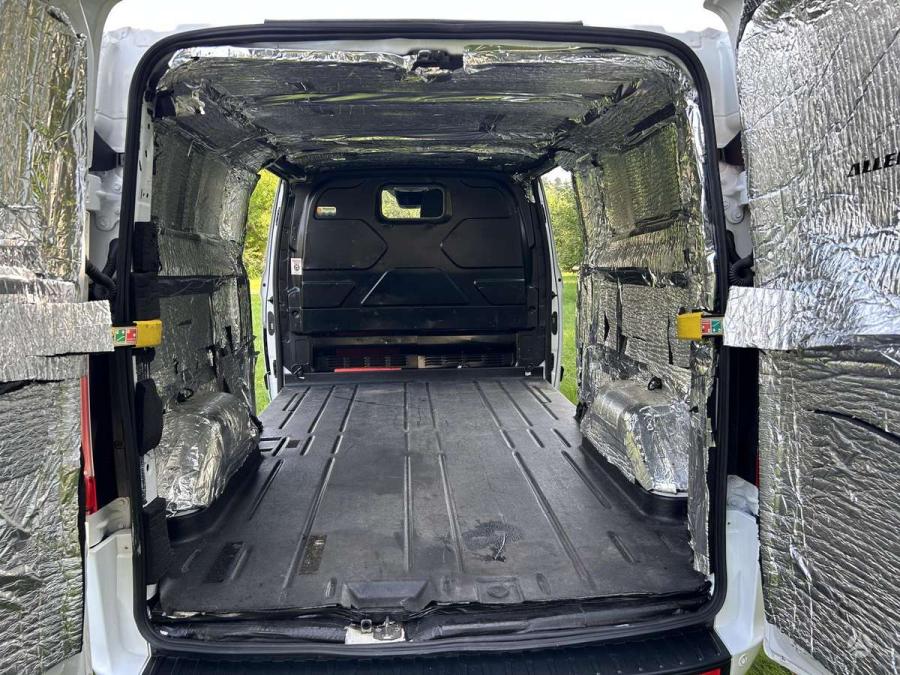 Balts Ford Transit Custom 2018 Kretinga, ar dzinēja tilpumu 2.00 L un nobraukumu 194 tūkst. km par 11850 €, foto 33 vietnē AUTOMOTO.COM.LV