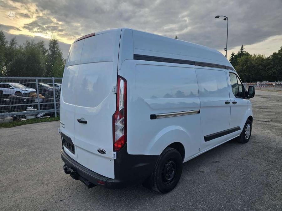 Balts Ford Transit Custom 2018 Pakruojis, ar dzinēja tilpumu 2.00 L un nobraukumu 183 tūkst. km par 7600 €, foto 5 vietnē AUTOMOTO.COM.LV