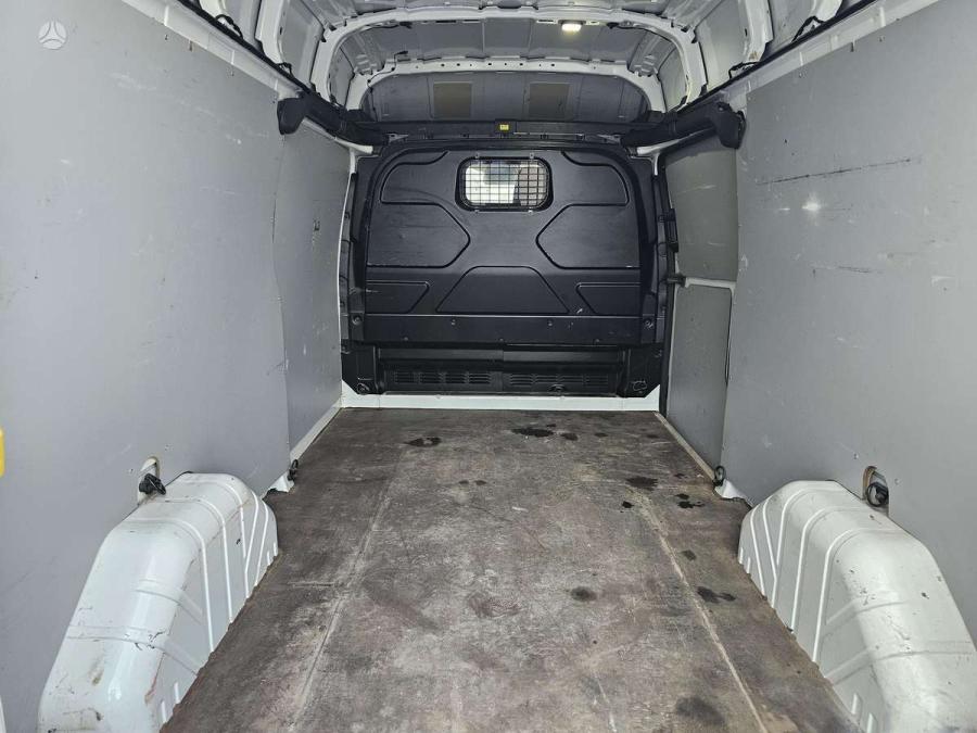 Balts Ford Transit Custom 2018 Pakruojis, ar dzinēja tilpumu 2.00 L un nobraukumu 183 tūkst. km par 7600 €, foto 8 vietnē AUTOMOTO.COM.LV