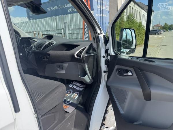 Ford Transit Custom 2018 in Kaunas on AUTOMOTO.COM.LV White Ford Transit Custom 2018 in Kaunas, with an engine capacity of 2.00 L and mileage of 243 thousand km for 6999 €, photo 10 on AUTOMOTO.COM.LV