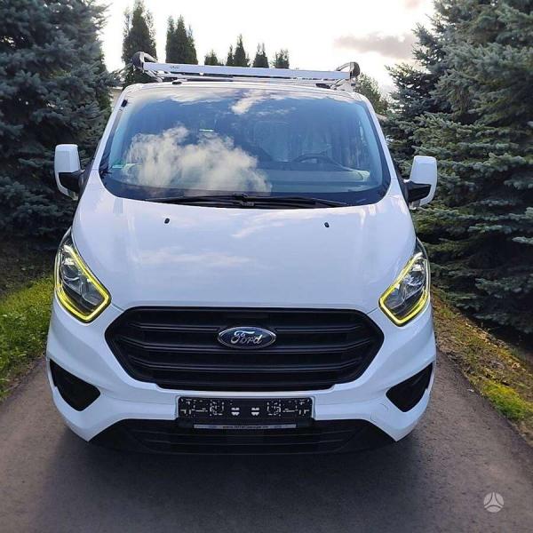 Ford Transit Custom 2018 in Utena on AUTOMOTO.COM.LV White Ford Transit Custom 2018 in Utena, with an engine capacity of 2.00 L and mileage of 227 thousand km for 14600 €, photo 3 on AUTOMOTO.COM.LV
