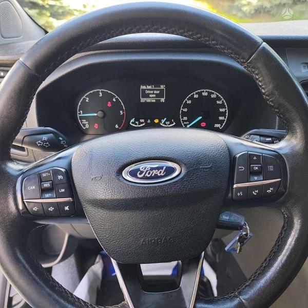 Ford Transit Custom 2018 in Utena on AUTOMOTO.COM.LV White Ford Transit Custom 2018 in Utena, with an engine capacity of 2.00 L and mileage of 227 thousand km for 14600 €, photo 11 on AUTOMOTO.COM.LV