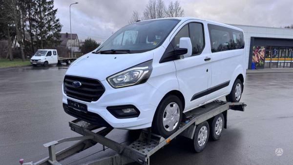 White Ford Transit Custom 2019 in Kelme, with an engine capacity of 2.00 L and mileage of 226 thousand km for 11200 €, photo 1 on AUTOMOTO.COM.LV