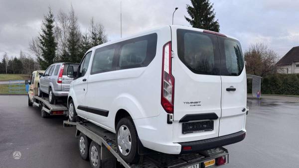 White Ford Transit Custom 2019 in Kelme, with an engine capacity of 2.00 L and mileage of 226 thousand km for 11200 €, photo 4 on AUTOMOTO.COM.LV
