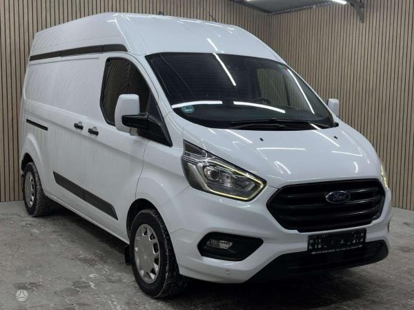 White Ford Transit Custom 2019 in Marijampole, with an engine capacity of 2.00 L and mileage of 191 thousand km for 11900 €, photo 1 on AUTOMOTO.COM.LV