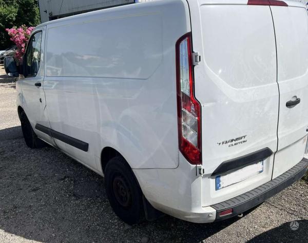 White Ford Transit Custom 2019 in Taurage, with an engine capacity of 2.00 L and mileage of 265 thousand km for 4990 €, photo 2 on AUTOMOTO.COM.LV