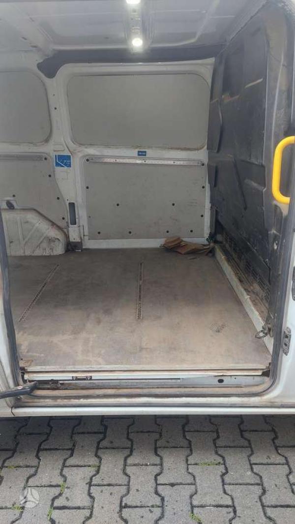 White Ford Transit Custom 2019 in Panevezys, with an engine capacity of 2.00 L and mileage of 180 thousand km for 6500 €, photo 10 on AUTOMOTO.COM.LV
