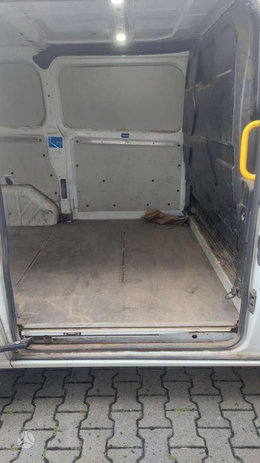 Balts Ford Transit Custom 2019 Panevēža, ar dzinēja tilpumu 2.00 L un nobraukumu 180 tūkst. km par 6500 €, foto 11 vietnē AUTOMOTO.COM.LV