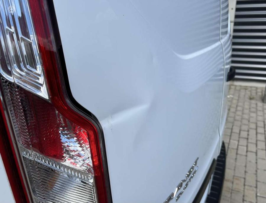 Balts Ford Transit Custom 2019 Tauragė, ar dzinēja tilpumu 2.00 L un nobraukumu 270 tūkst. km par 8500 €, foto 12 vietnē AUTOMOTO.COM.LV