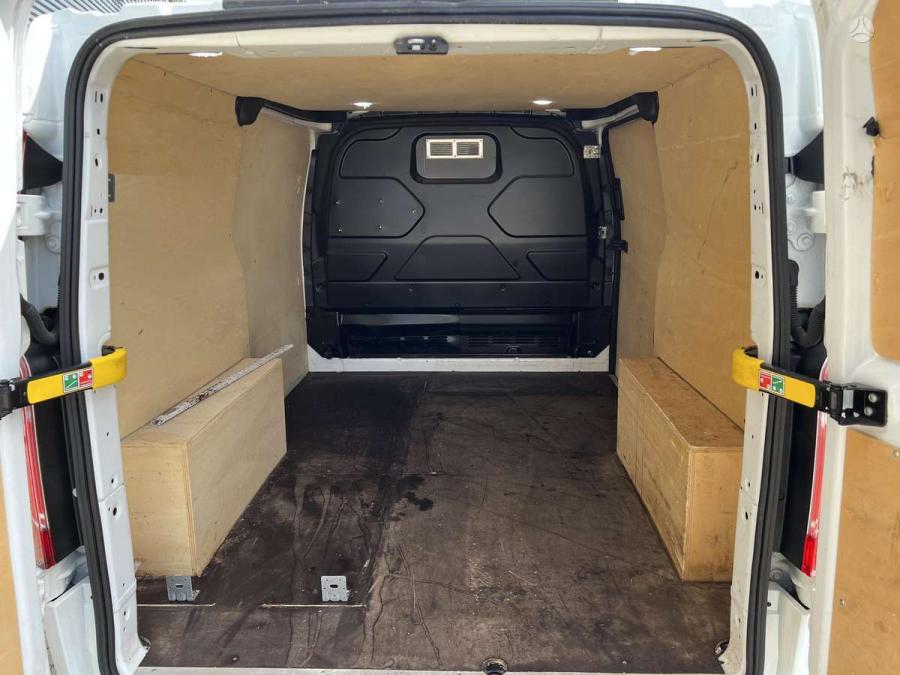 Balts Ford Transit Custom 2019 Tauragė, ar dzinēja tilpumu 2.00 L un nobraukumu 270 tūkst. km par 8500 €, foto 17 vietnē AUTOMOTO.COM.LV