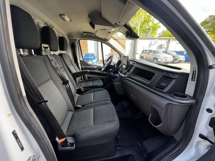 White Ford Transit Custom 2019 in Tallinn, with an engine capacity of 2.00 L and mileage of 280 thousand km for 9999 €, photo 7 on AUTOMOTO.COM.LV