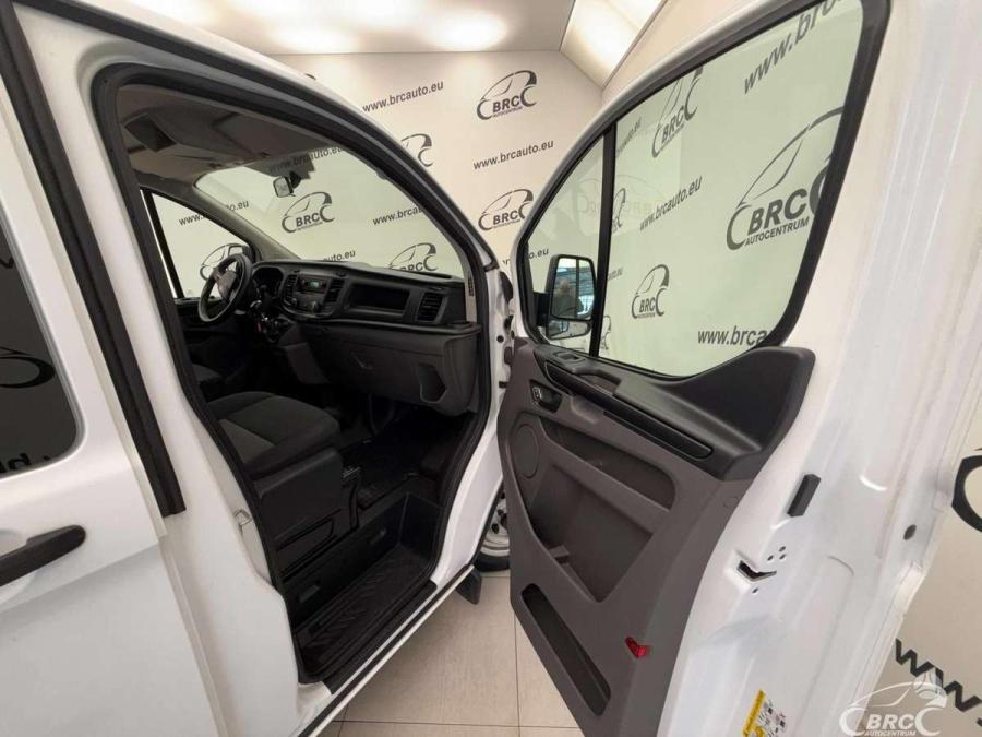 White Ford Transit Custom 2019 in Vilnius, with an engine capacity of 1.96 L and mileage of 144 thousand km for 11900 €, photo 8 on AUTOMOTO.COM.LV
