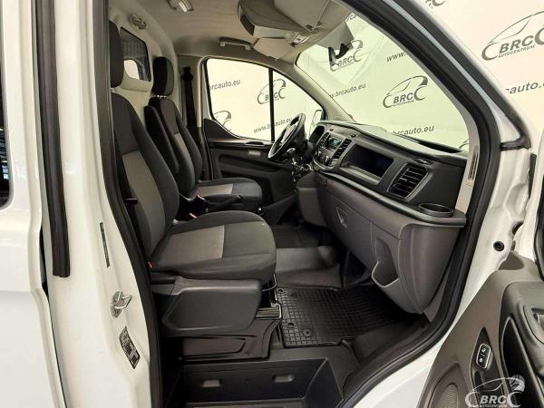 White Ford Transit Custom 2019 in Vilnius, with an engine capacity of 1.96 L and mileage of 144 thousand km for 11900 €, photo 9 on AUTOMOTO.COM.LV