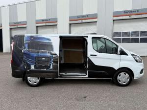 White Ford Transit Custom 2019 in Kaunas, with an engine capacity of 2.00 L and mileage of 344 thousand km for 8000 €, photo 9 on AUTOMOTO.COM.LV