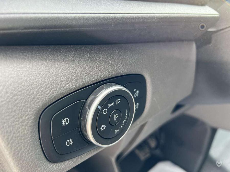 Balts Ford Transit Custom 2019 Tauragė, ar dzinēja tilpumu 2.00 L un nobraukumu 270 tūkst. km par 7900 €, foto 14 vietnē AUTOMOTO.COM.LV