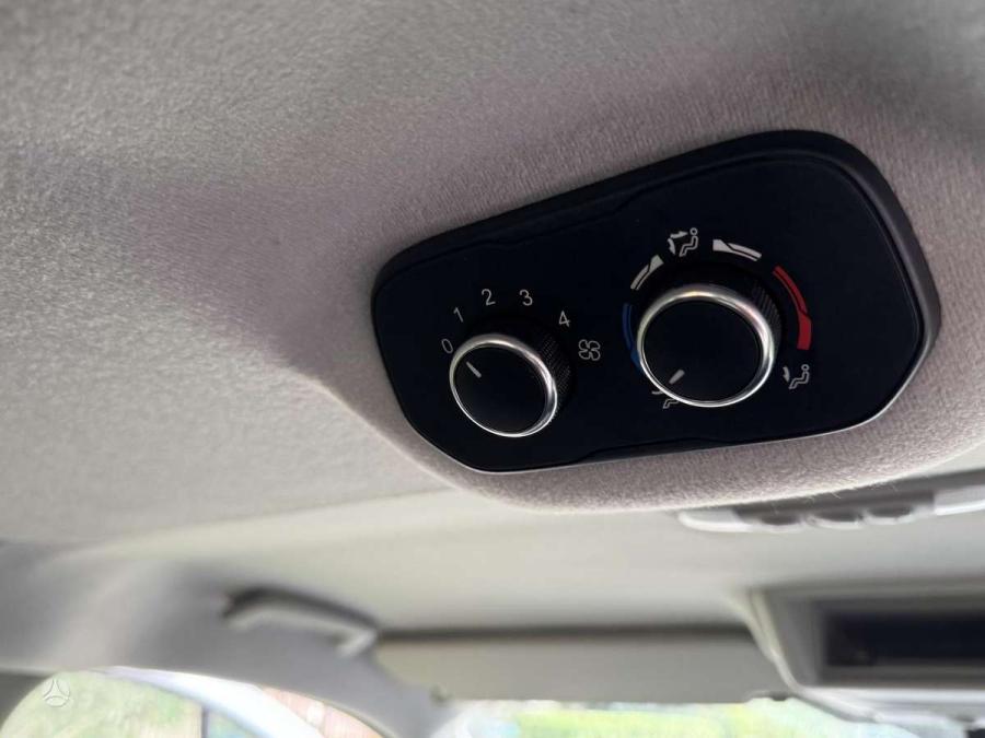 White Ford Transit Custom 2019 in Marijampole, with an engine capacity of 0.00 L and mileage of 143 thousand km for 14250 €, photo 16 on AUTOMOTO.COM.LV