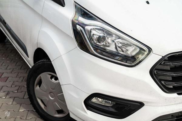 Balts Ford Transit Custom 2019 Viļņa, ar dzinēja tilpumu 2.00 L un nobraukumu 220 tūkst. km par 10000 €, foto 6 vietnē AUTOMOTO.COM.LV