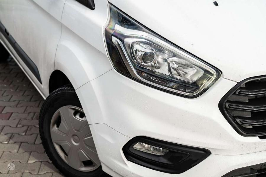 White Ford Transit Custom 2019 in Vilnius, with an engine capacity of 2.00 L and mileage of 220 thousand km for 10000 €, photo 6 on AUTOMOTO.COM.LV