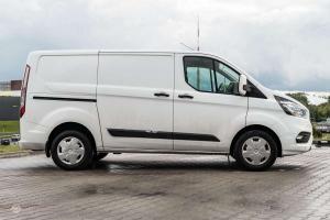 White Ford Transit Custom 2019 in Vilnius, with an engine capacity of 2.00 L and mileage of 220 thousand km for 10000 €, photo 8 on AUTOMOTO.COM.LV