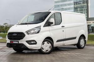 White Ford Transit Custom 2019 in Vilnius, with an engine capacity of 2.00 L and mileage of 220 thousand km for 10000 €, photo 10 on AUTOMOTO.COM.LV