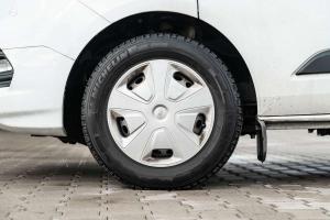 White Ford Transit Custom 2019 in Vilnius, with an engine capacity of 2.00 L and mileage of 220 thousand km for 10000 €, photo 13 on AUTOMOTO.COM.LV