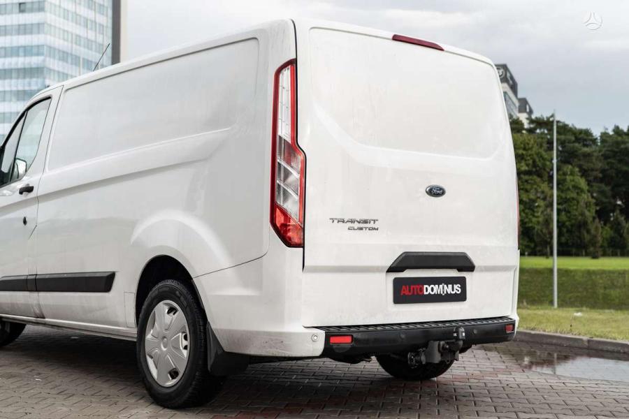 White Ford Transit Custom 2019 in Vilnius, with an engine capacity of 2.00 L and mileage of 220 thousand km for 10000 €, photo 16 on AUTOMOTO.COM.LV