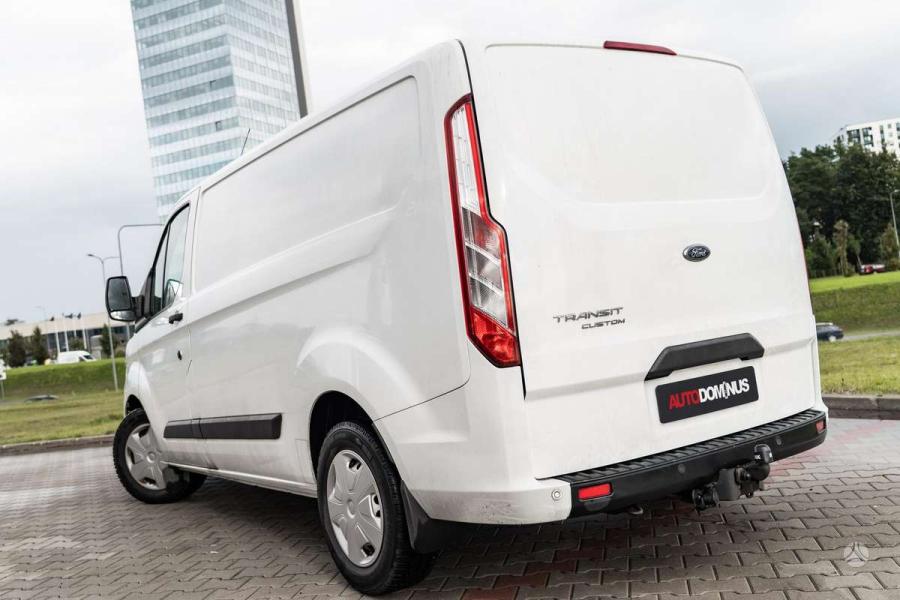 White Ford Transit Custom 2019 in Vilnius, with an engine capacity of 2.00 L and mileage of 220 thousand km for 10000 €, photo 17 on AUTOMOTO.COM.LV