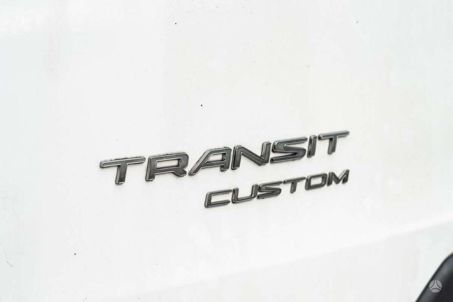 White Ford Transit Custom 2019 in Vilnius, with an engine capacity of 2.00 L and mileage of 220 thousand km for 10000 €, photo 19 on AUTOMOTO.COM.LV