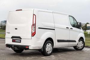 White Ford Transit Custom 2019 in Vilnius, with an engine capacity of 2.00 L and mileage of 220 thousand km for 10000 €, photo 20 on AUTOMOTO.COM.LV