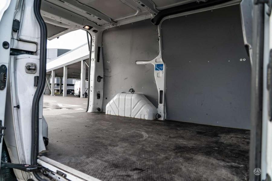 White Ford Transit Custom 2019 in Vilnius, with an engine capacity of 2.00 L and mileage of 220 thousand km for 10000 €, photo 27 on AUTOMOTO.COM.LV