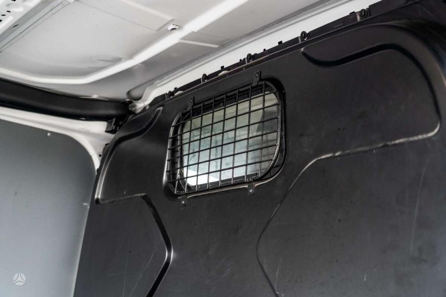 White Ford Transit Custom 2019 in Vilnius, with an engine capacity of 2.00 L and mileage of 220 thousand km for 10000 €, photo 28 on AUTOMOTO.COM.LV
