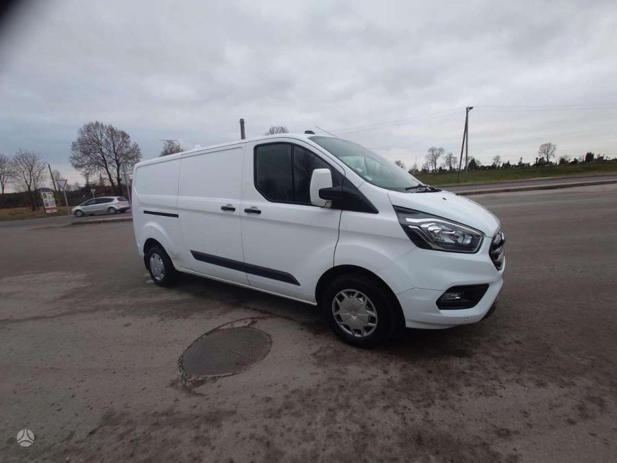 White Ford Transit Custom 2020 in Taurage, with an engine capacity of 2.00 L and mileage of 210 thousand km for 10648 €, photo 4 on AUTOMOTO.COM.LV