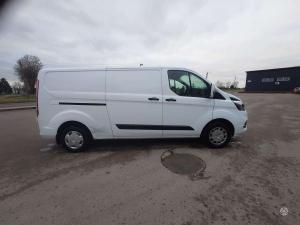 White Ford Transit Custom 2020 in Taurage, with an engine capacity of 2.00 L and mileage of 210 thousand km for 10648 €, photo 5 on AUTOMOTO.COM.LV