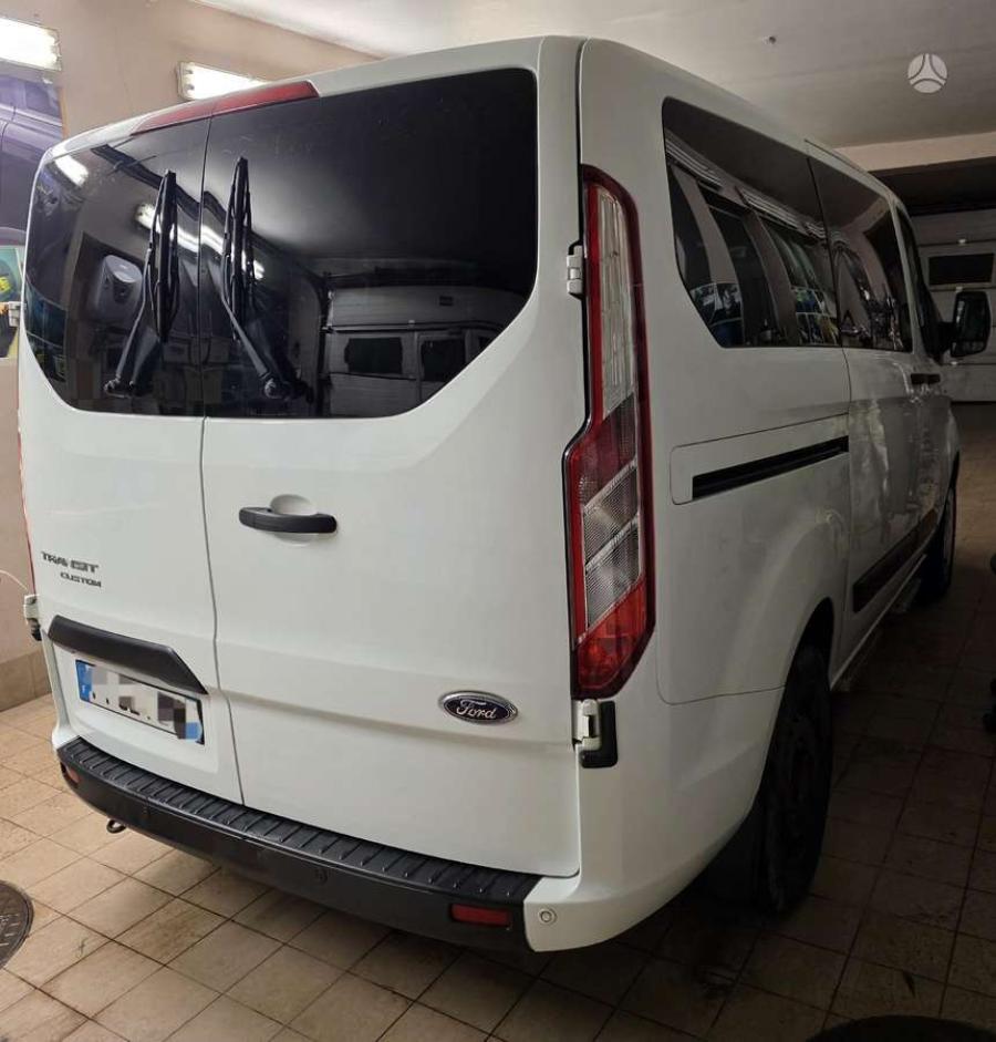 White Ford Transit Custom 2020 in Taurage, with an engine capacity of 2.00 L and mileage of 214 thousand km for 10600 €, photo 5 on AUTOMOTO.COM.LV