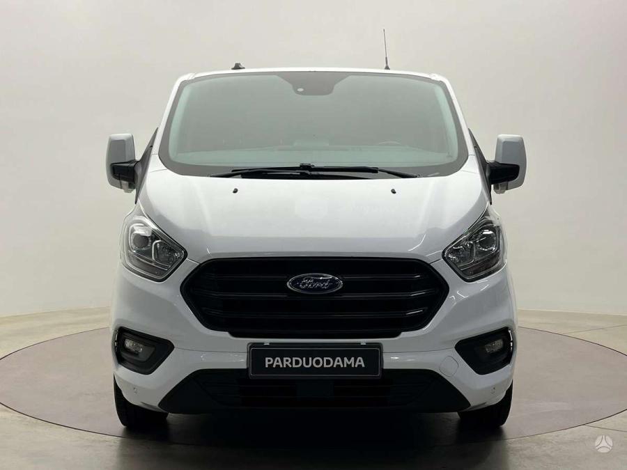 White Ford Transit Custom 2020 in Panevezys, with an engine capacity of 2.00 L and mileage of 142 thousand km for 11990 €, photo 2 on AUTOMOTO.COM.LV