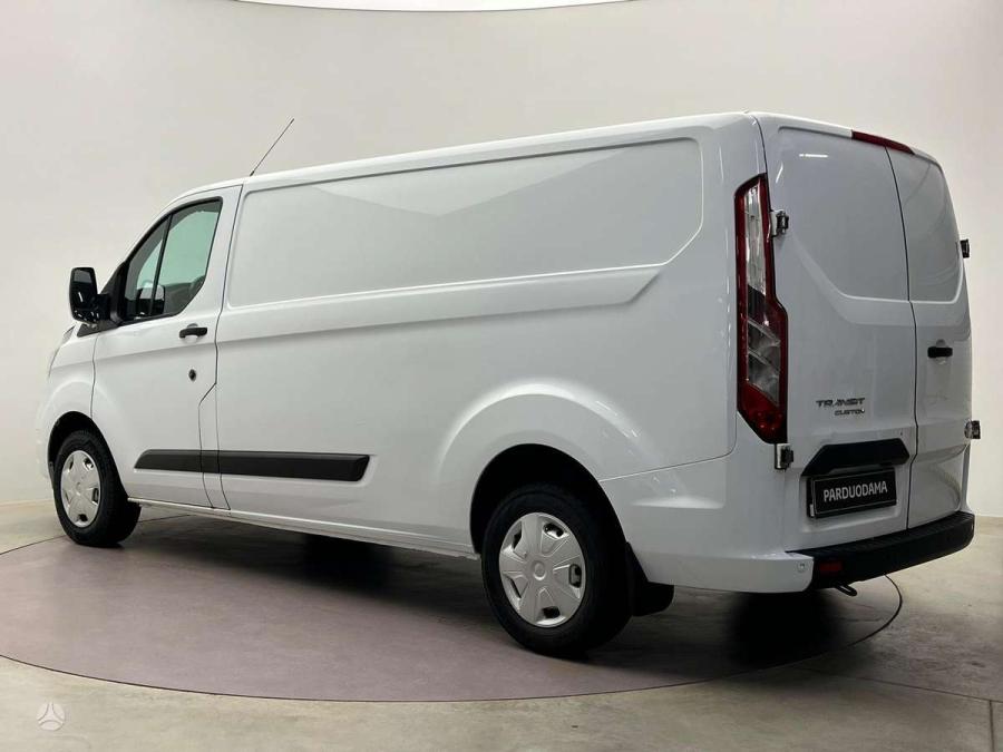 White Ford Transit Custom 2020 in Panevezys, with an engine capacity of 2.00 L and mileage of 142 thousand km for 11990 €, photo 6 on AUTOMOTO.COM.LV