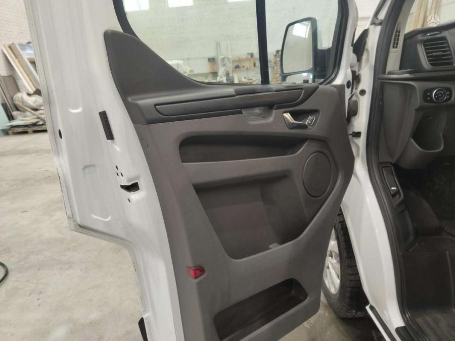 Balts Ford Transit Custom 2020 Klaipėda, ar dzinēja tilpumu 2.00 L un nobraukumu 226 tūkst. km par 9400 €, foto 10 vietnē AUTOMOTO.COM.LV