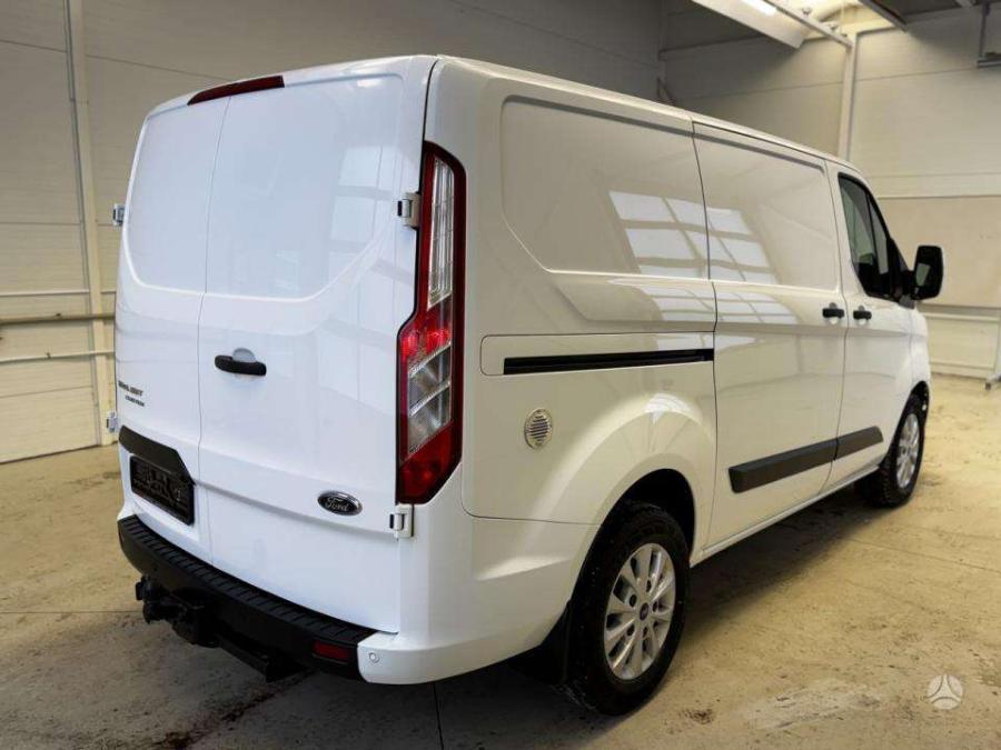 Balts Ford Transit Custom 2020 Radviliškis, ar dzinēja tilpumu 2.00 L un nobraukumu 143 tūkst. km par 15669 €, foto 5 vietnē AUTOMOTO.COM.LV