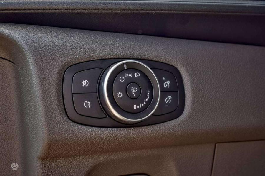 Balts Ford Transit Custom 2020 Šalčininkai, ar dzinēja tilpumu 2.00 L un nobraukumu 105 tūkst. km par 19000 €, foto 14 vietnē AUTOMOTO.COM.LV