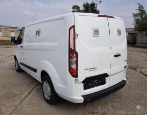 White Ford Transit Custom 2020 in Siauliai, with an engine capacity of 2.00 L and mileage of 306 thousand km for 8900 €, photo 7 on AUTOMOTO.COM.LV